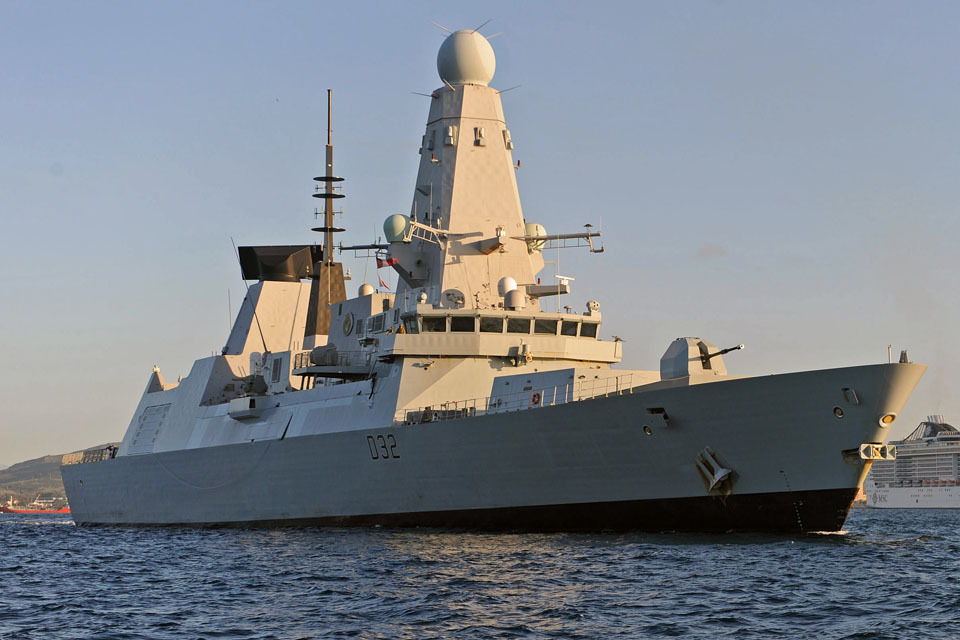 HMS Daring prepares for Pacific deployment - GOV.UK
