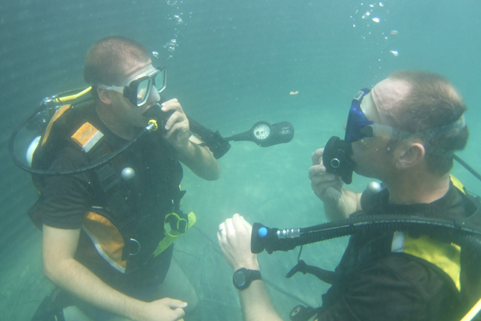 Royal Engineers learn ocean diving in Helmand desert - GOV.UK
