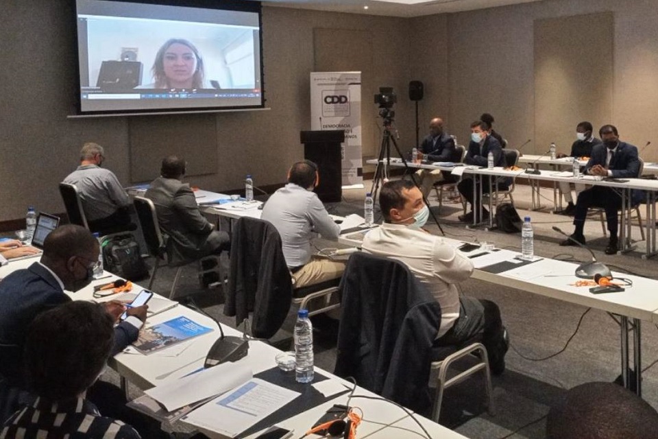 Voluntary Principles on Security and Human Rights for businesses ...