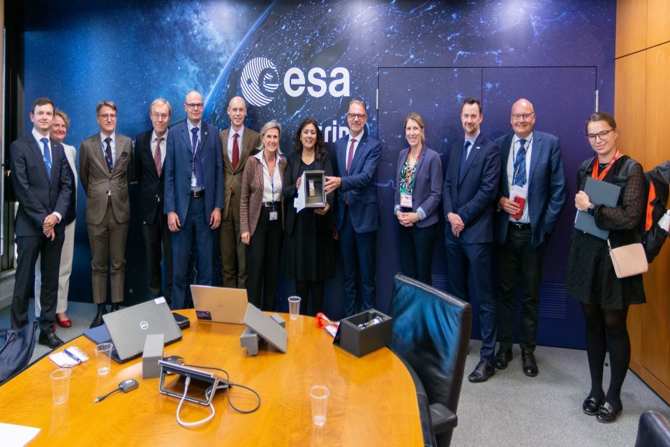 Science Minister in Italy for first meeting with European Space Agency ...
