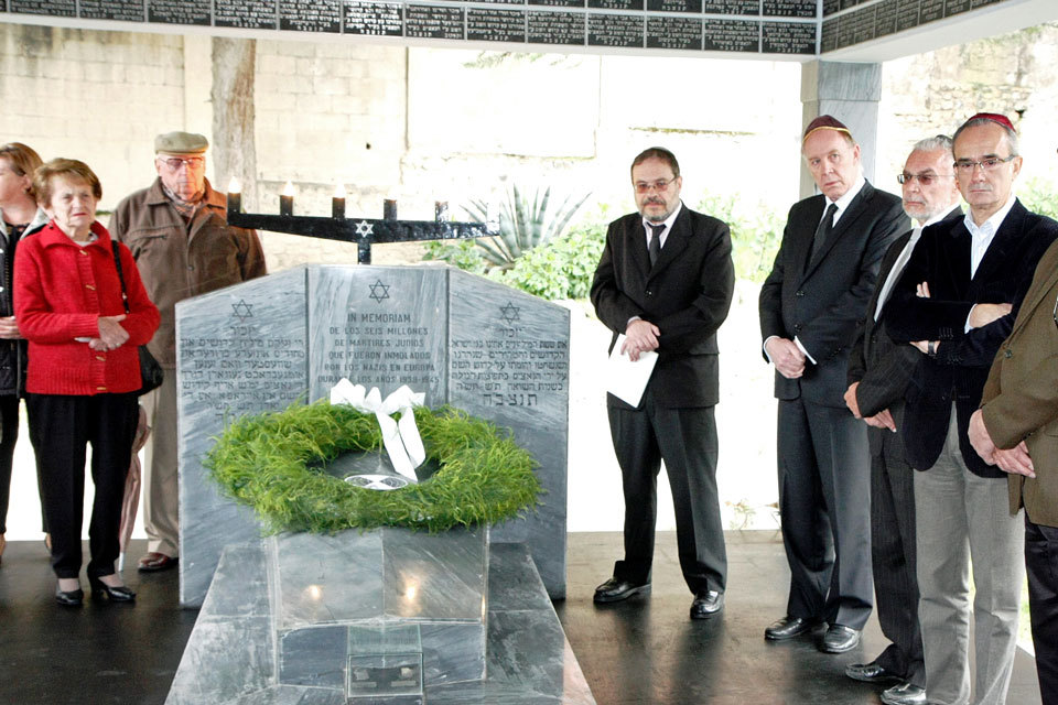 British Embassy organizes Holocaust Remembrance ceremony in La Paz - GOV.UK