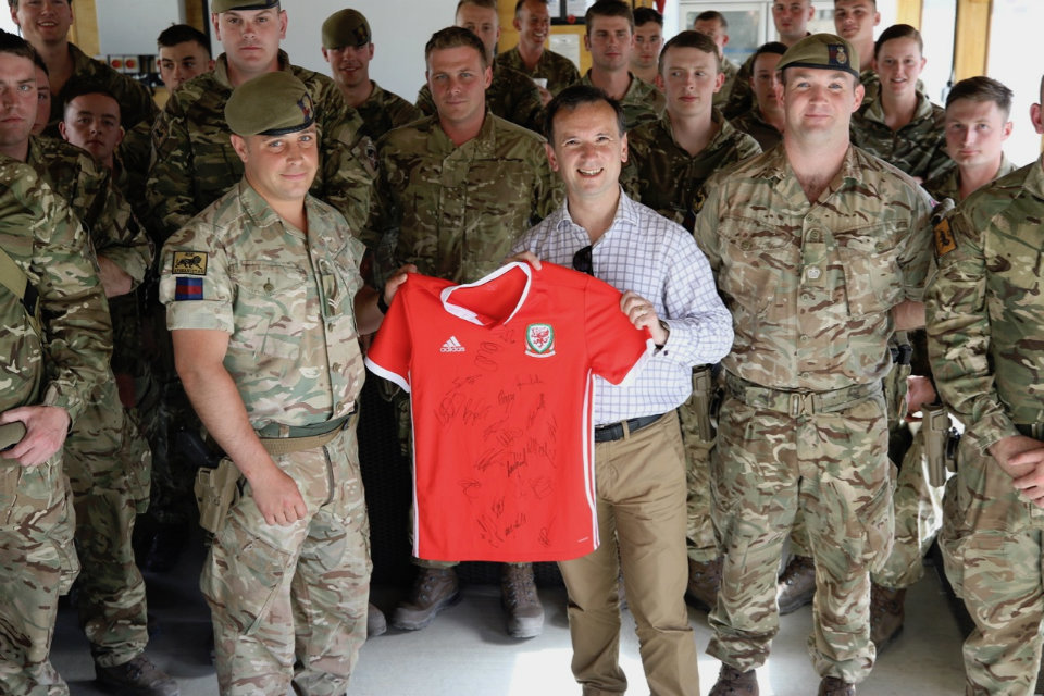 Alun Cairns visits Afghanistan and praises: “incredible spirit and ...