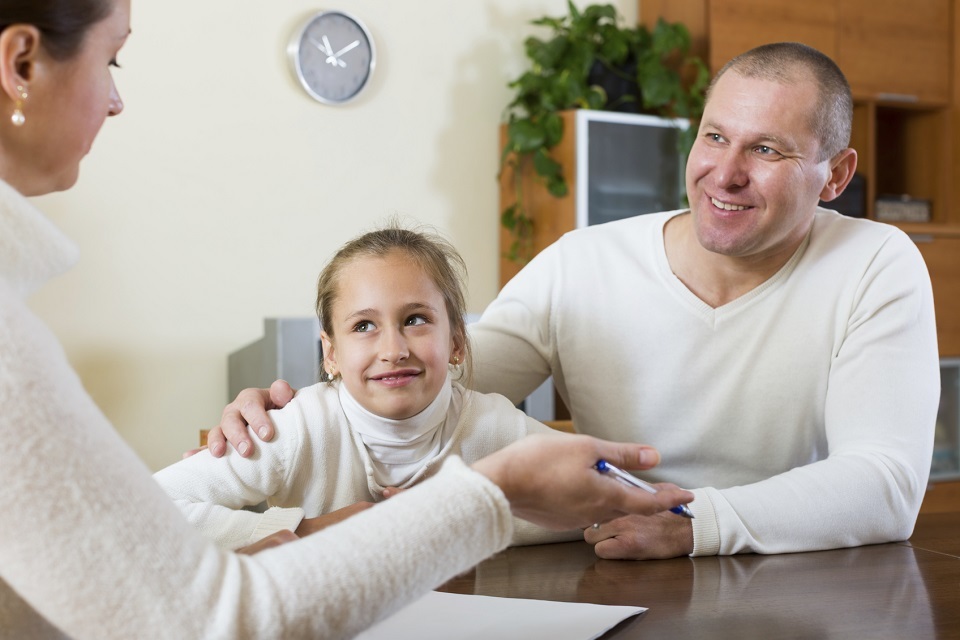 Funding announced to train 900 new children’s social workers - GOV.UK