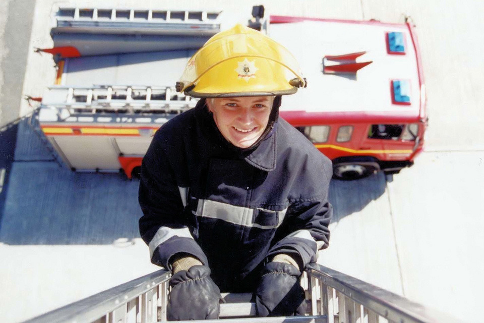 Retained firefighters to be given access to fire service pension scheme ...