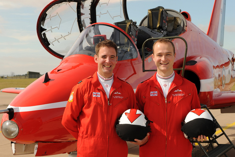 New pilots join the Red Arrows - GOV.UK