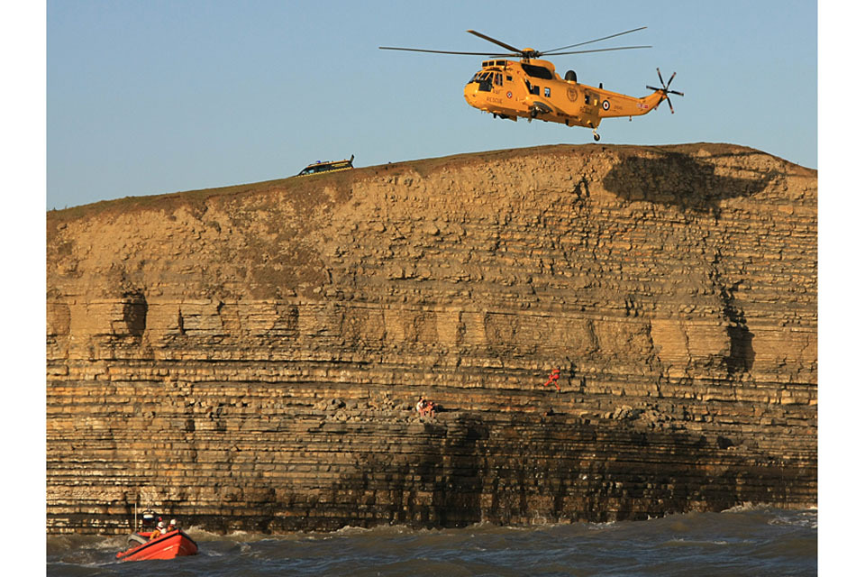 RAF team saves teenagers from cliff - GOV.UK
