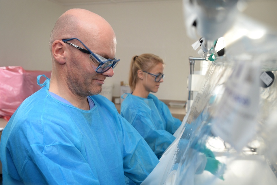 New British Ebola labs to help stop spread of virus - GOV.UK