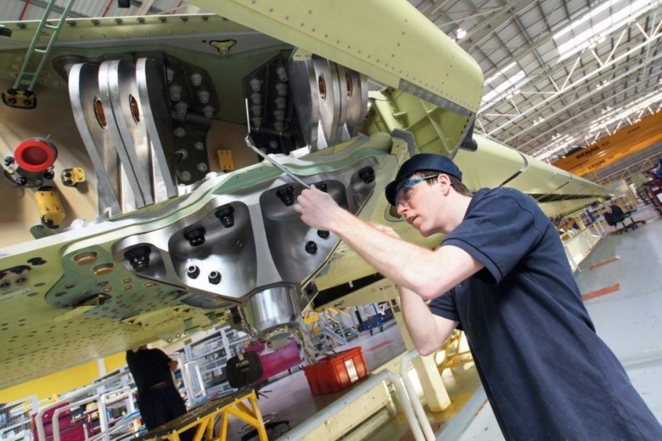 Ysgrifennydd Cymru yn cefnogi menter prentisiaeth Airbus - GOV.UK