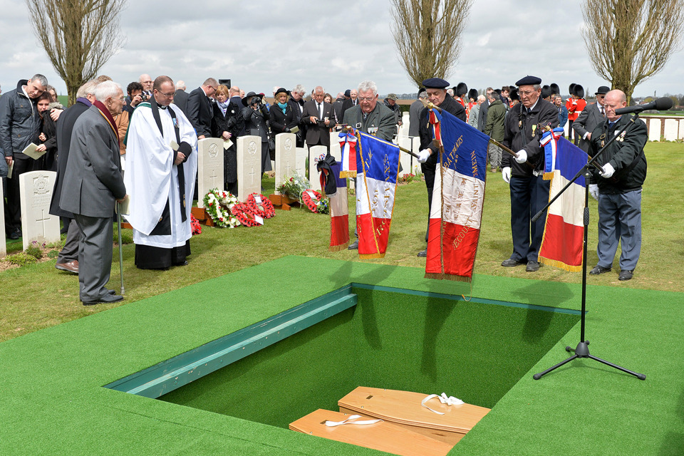 First World War soldiers finally laid to rest - GOV.UK