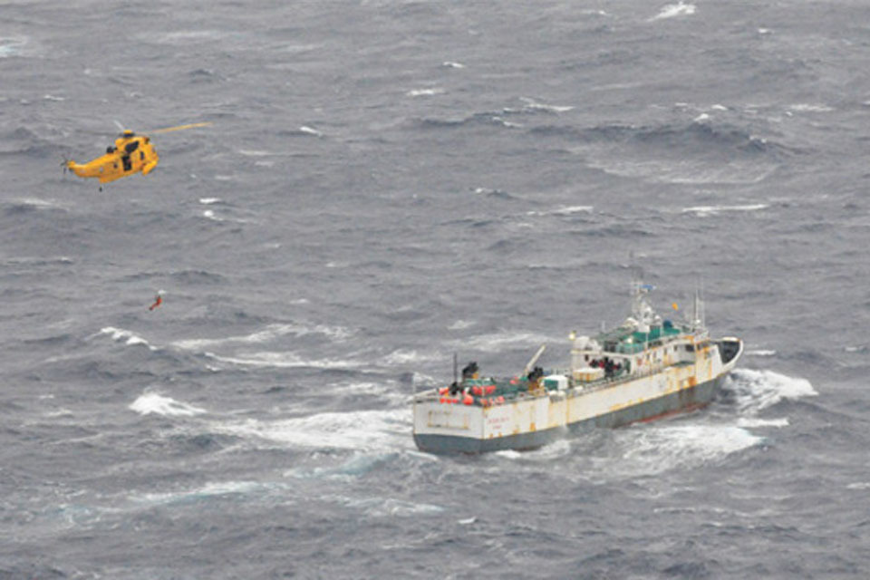 RAF Search and Rescue team rescues fisherman off the Falklands - GOV.UK