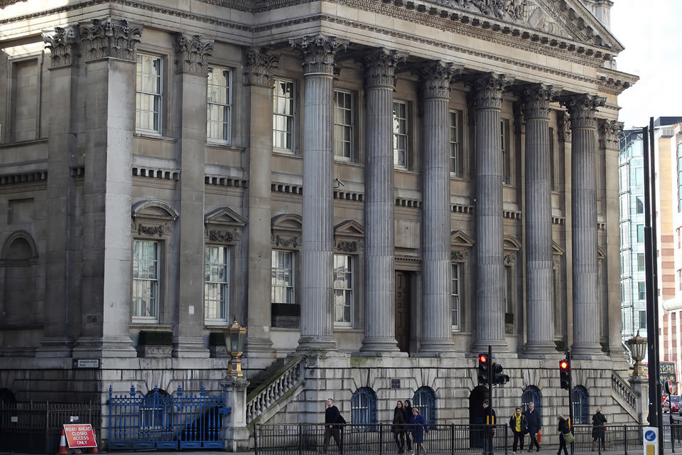 Mansion House Scholarship Scheme applications open in Chile - GOV.UK