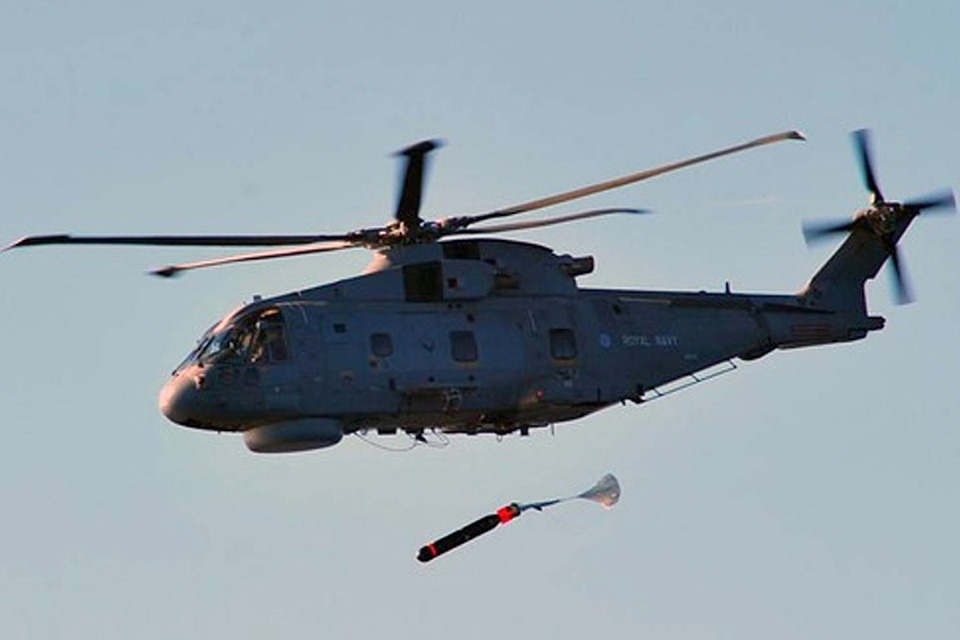 Royal Navy tests Merlin helicopters - GOV.UK