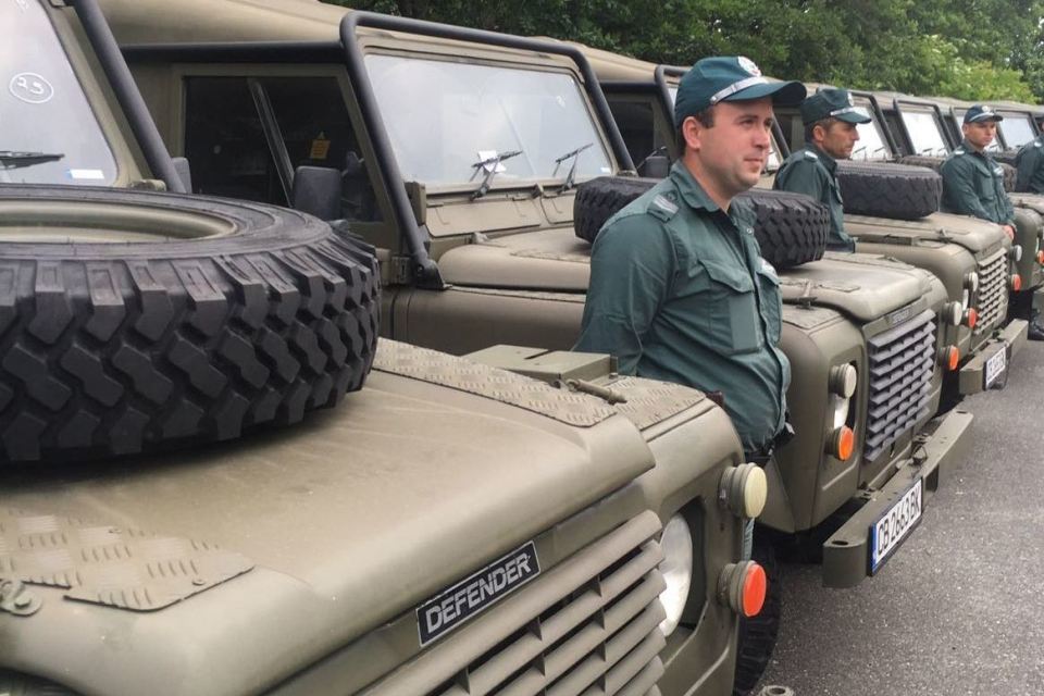 British government donates 40 Land Rovers to strengthen Bulgarian ...