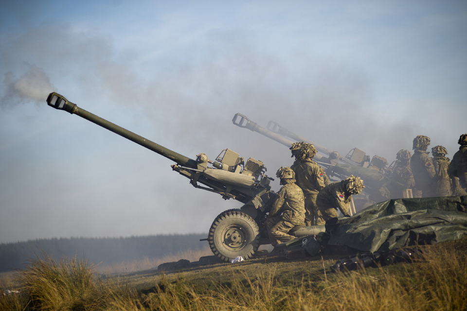 British and French forces work together on artillery exercise - GOV.UK