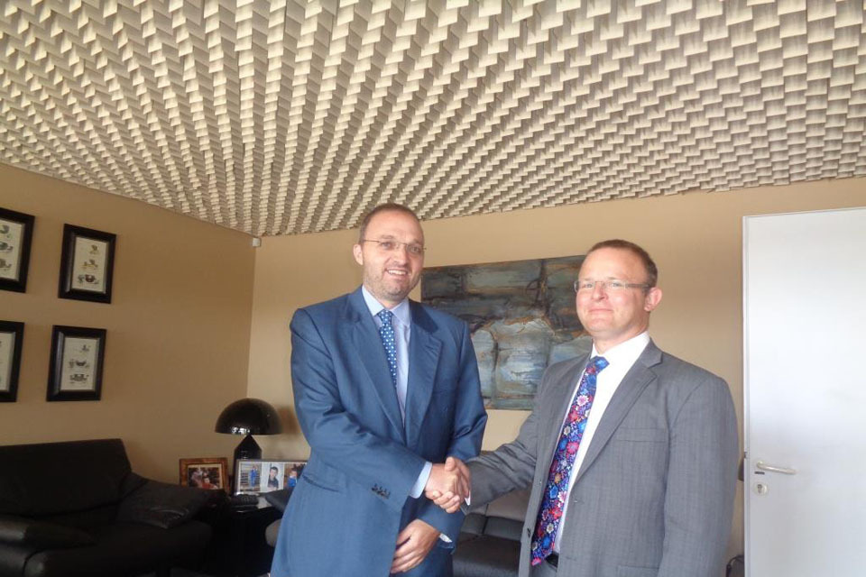 Επίσκεψη του Βρετανού Πρέσβη στην εταιρεία ΦΑΓΕ - GOV.UK