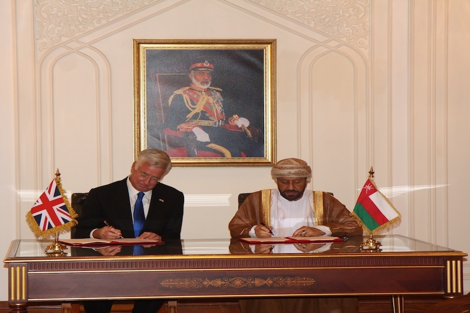 Defence Secretary strengthens ties between UK and Oman - GOV.UK