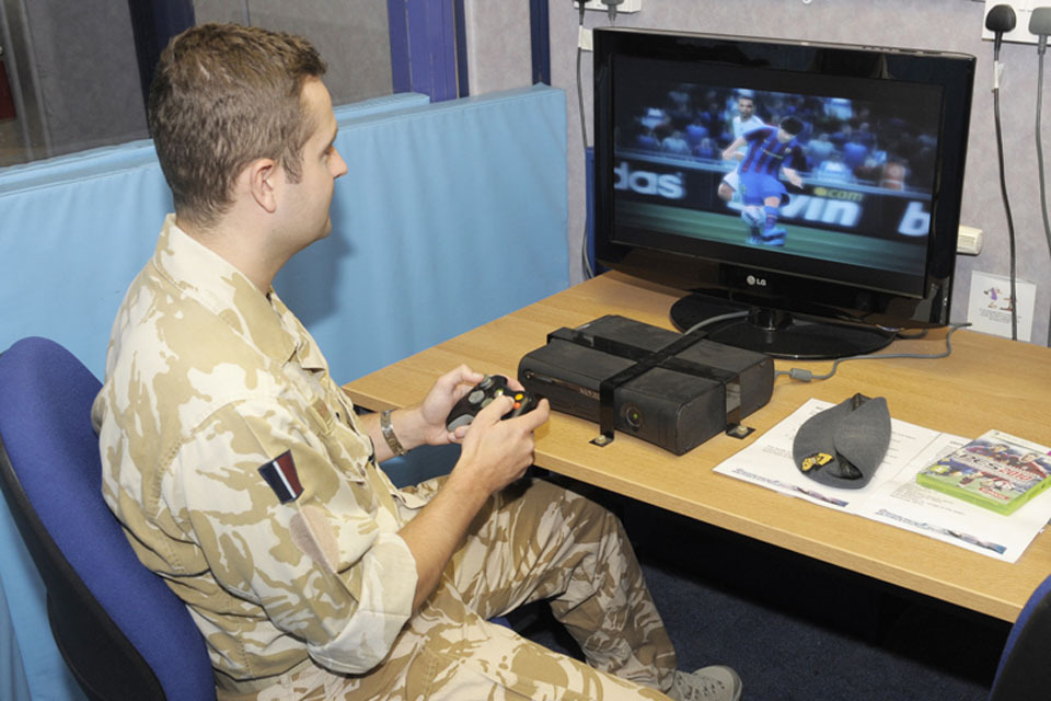 Troops enjoy new facilities at RAF air passenger terminal - GOV.UK