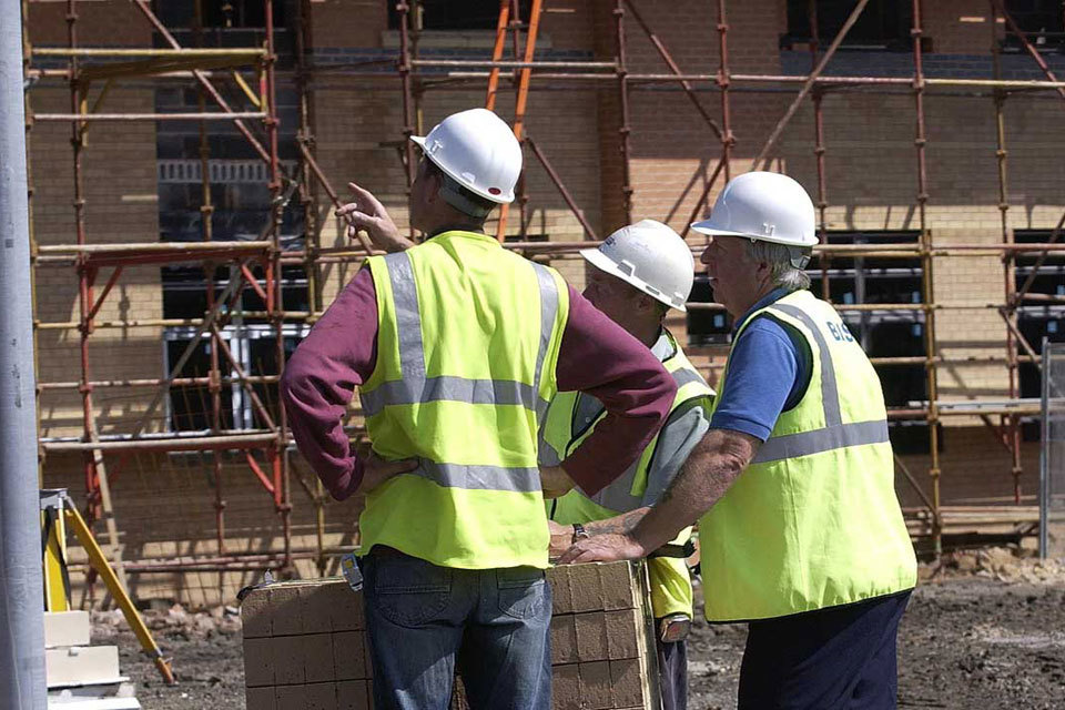 Brandon Lewis announces large-scale custom build pilot - GOV.UK
