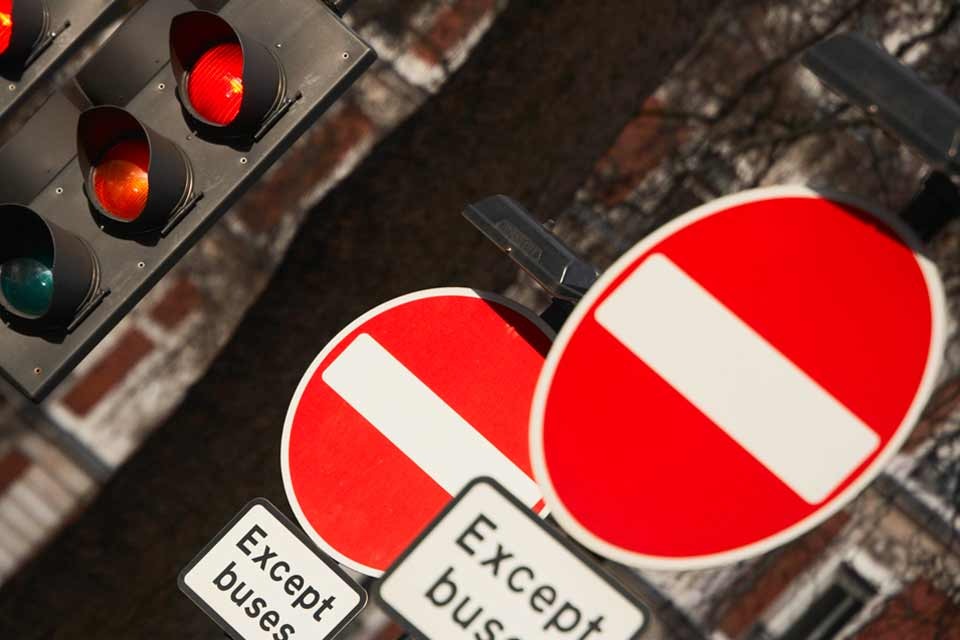 Sign clutter tackled with new award - GOV.UK