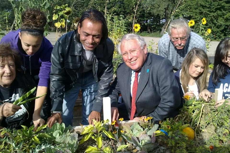 Bob Neill confirms new jobs, homes and a new town centre - GOV.UK