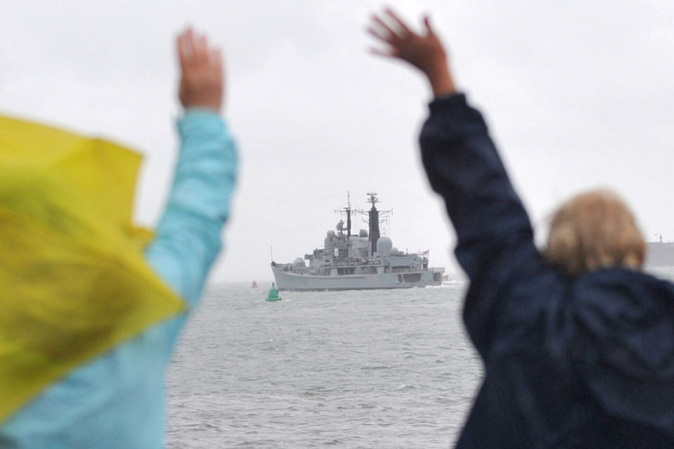 HMS Edinburgh embarks on final voyage - GOV.UK