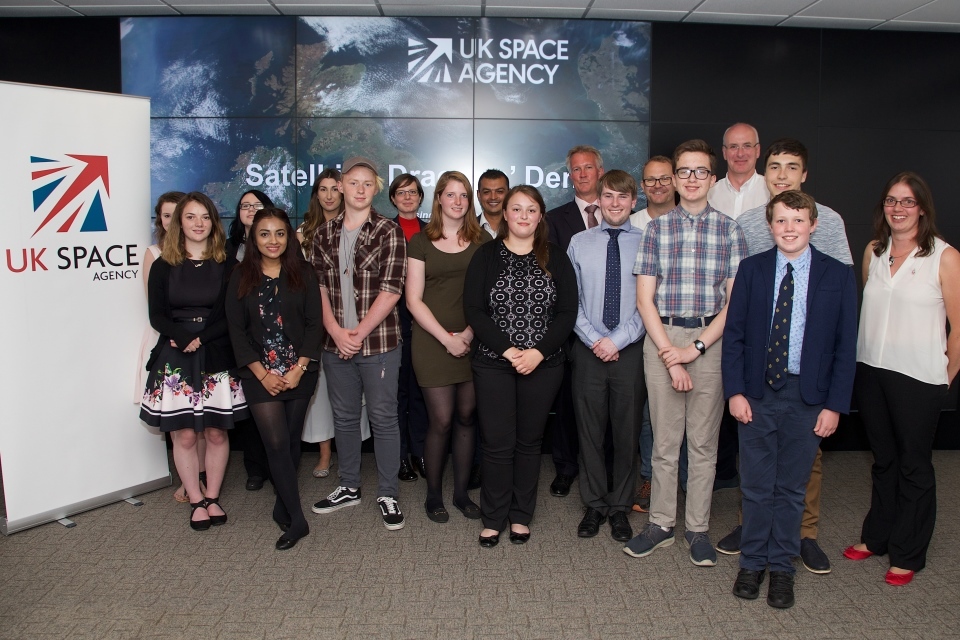 Space entrepreneurs of the future enter Dragons’ Den - GOV.UK