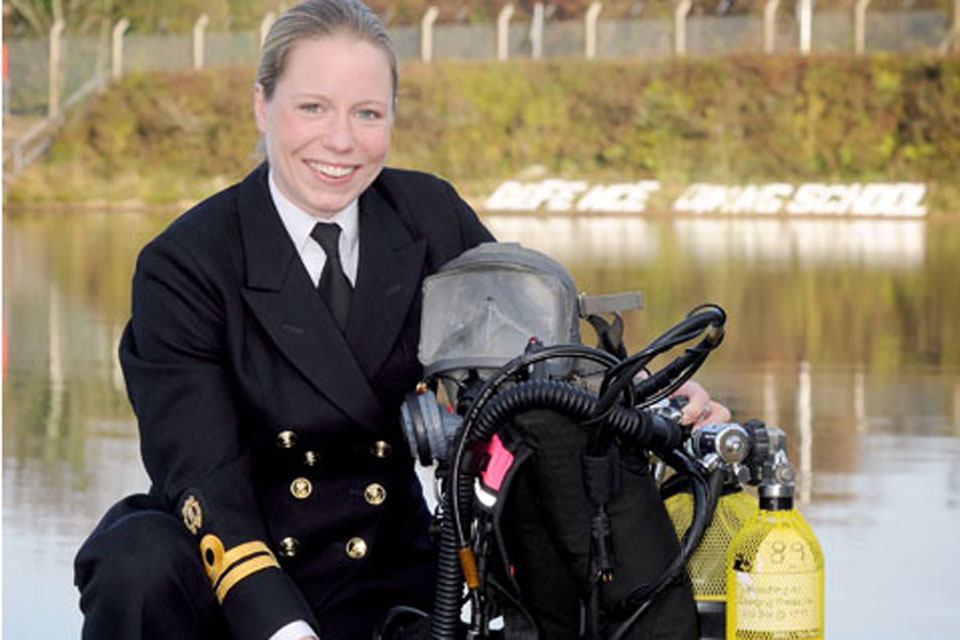 First female graduates from Defence Diving School - GOV.UK