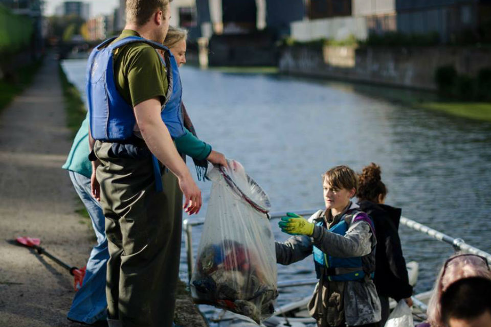 Next generation of leaders to join fight against plastic pollution - GOV.UK
