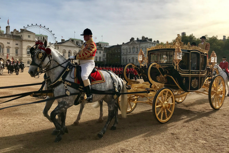 Dutch Royals welcomed to London for their first state visit - GOV.UK
