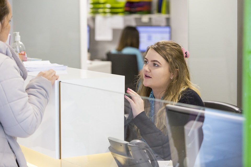 £20 million funding to help 10,000 young people into NHS careers - GOV.UK