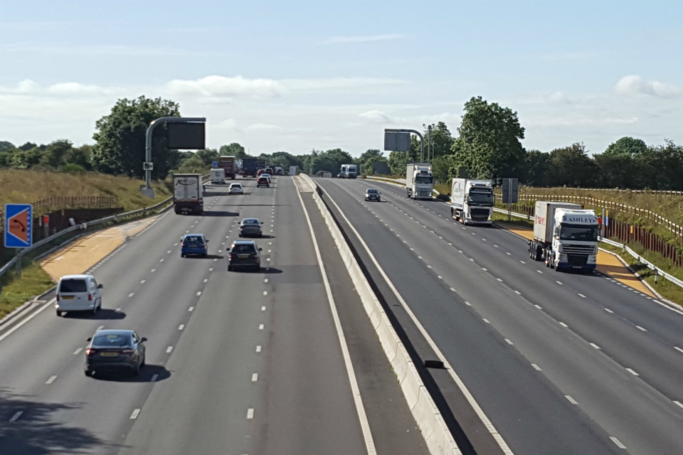 Extra motorway lanes saving drivers 40 minutes each week - GOV.UK