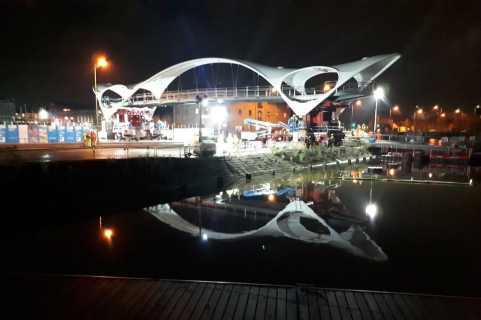 Hull’s new bridge now in place - GOV.UK