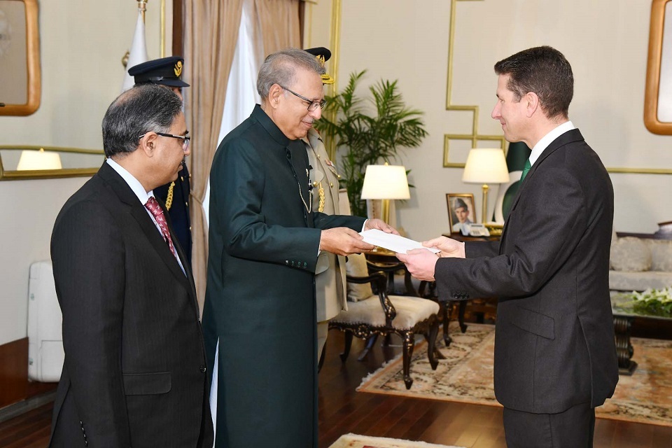British High Commissioner to Pakistan presents credentials - GOV.UK