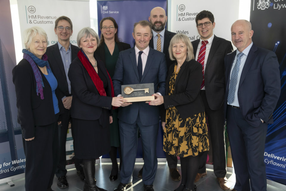 Welsh Secretary accepts keys to new UK Government hub in Cardiff - GOV.UK