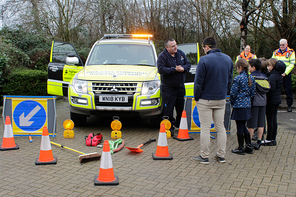 Highways England hosts pupils to inspire the next generation - GOV.UK