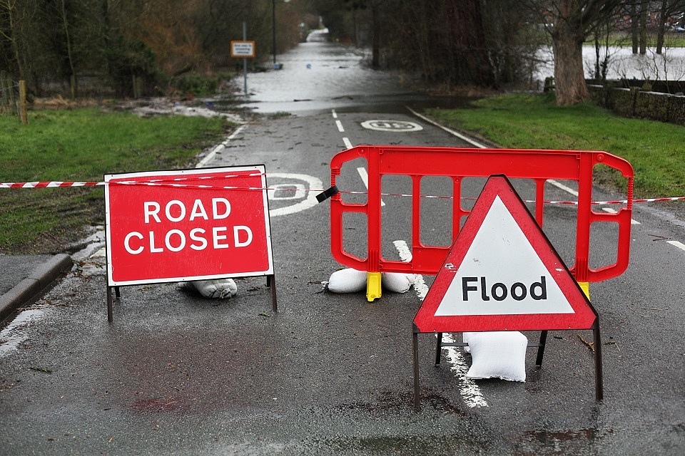 Public urged to check flood risk as high tides continue - GOV.UK