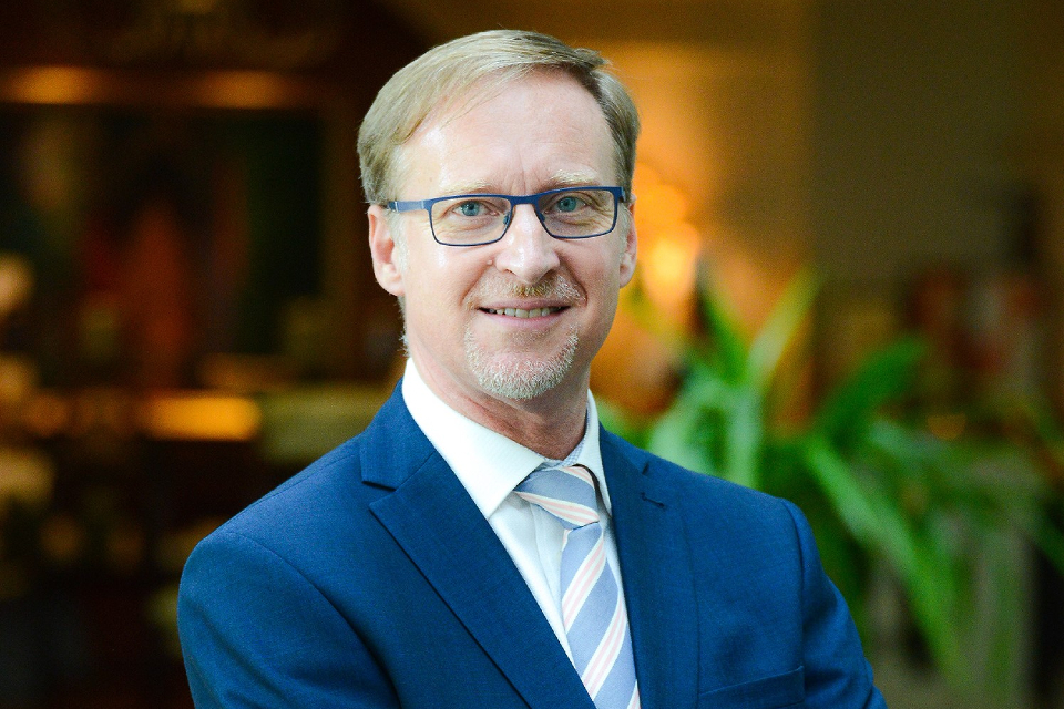 Change of Her Majesty's Consul General to Hong Kong: Brian Davidson ...