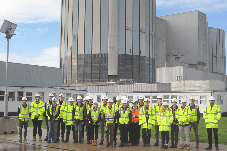 Magnox welcomes 17 new graduates - GOV.UK