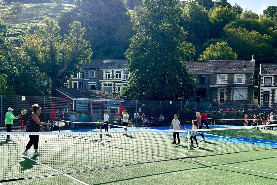 Welsh Secretary visits refurbished park tennis courts - GOV.UK