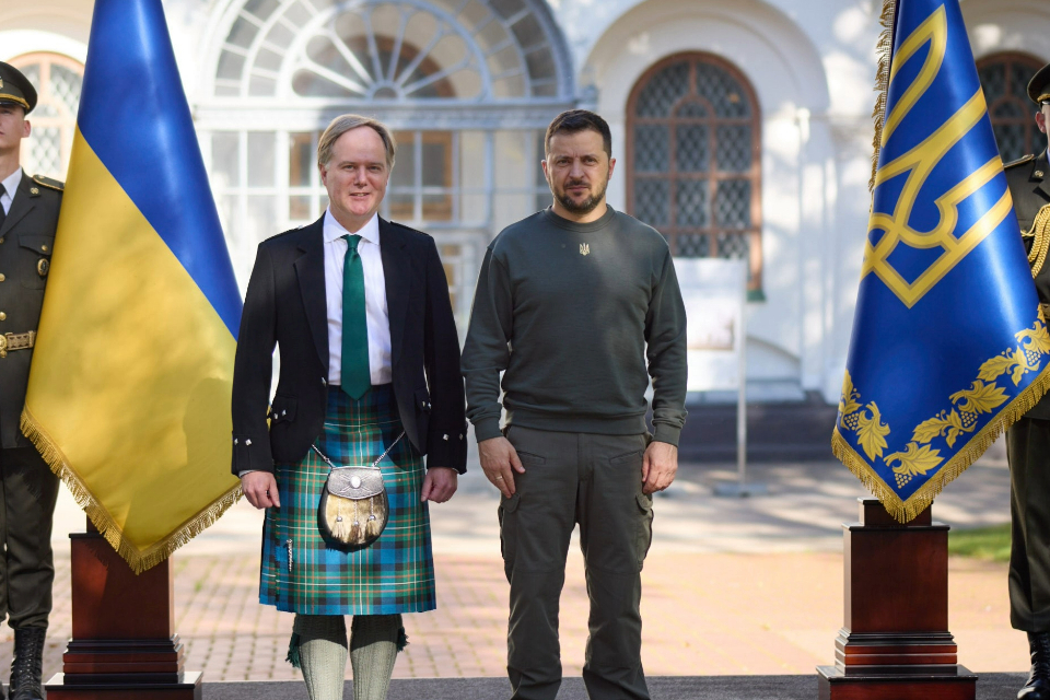 British Ambassador presents credentials to President of Ukraine - GOV.UK