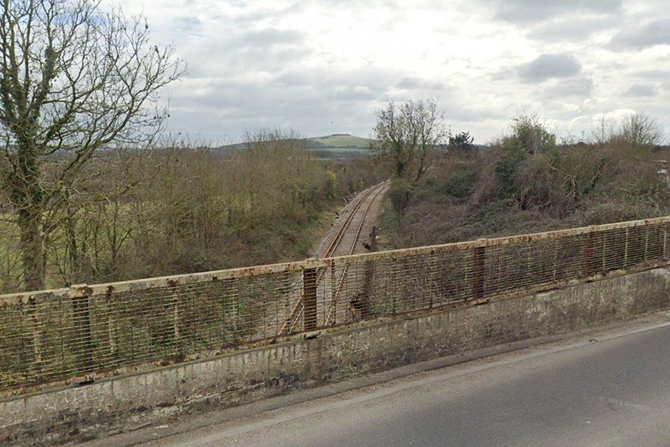 Road-Rail Vehicle and Trolley Collision Near Brading | Mirage News