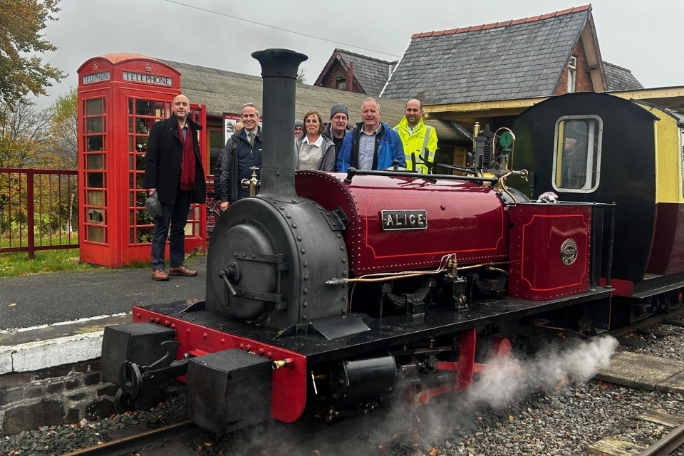 Alice Charges Forward | Mirage News