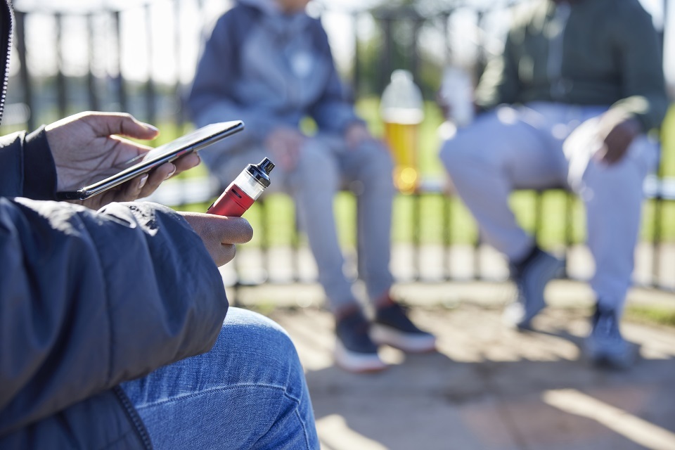 10-year study to shed light on youth vaping - GOV.UK
